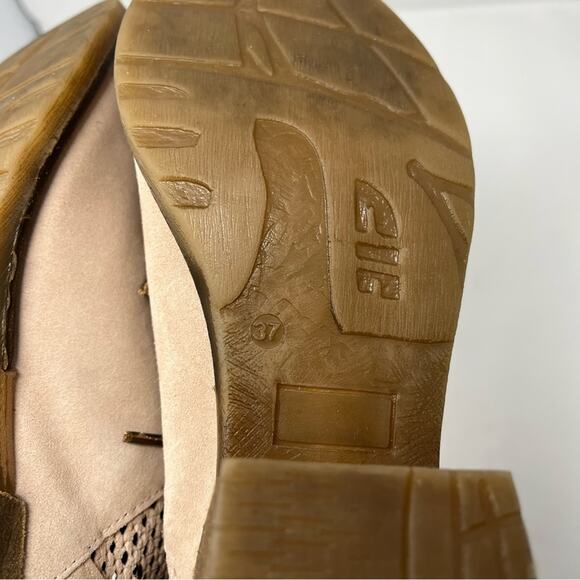 Casta | Shoes | Sundance Casta Suede Rosa Boots Lace Up Block Heel ...